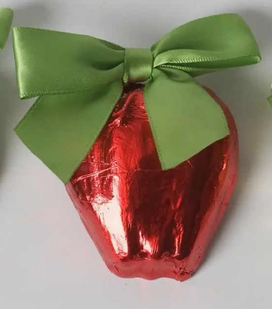 Gosanko Chocolate : Milk Chocolate Apple | Mollie's